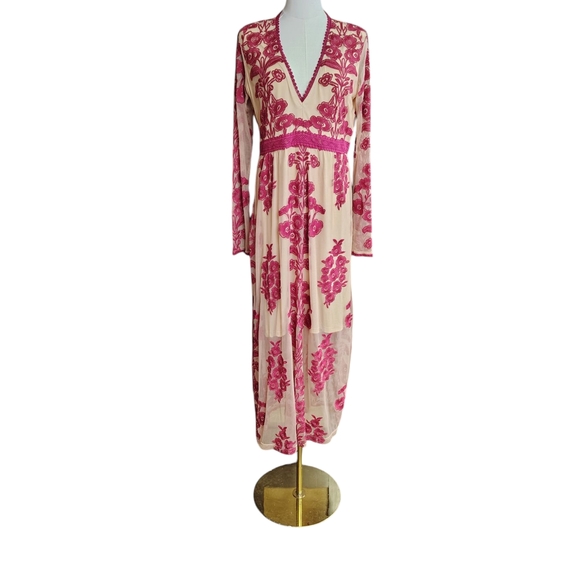 Chicwish | Dresses | Chicwish Lace Maxi Dress In Pink And Cream | Poshmark
